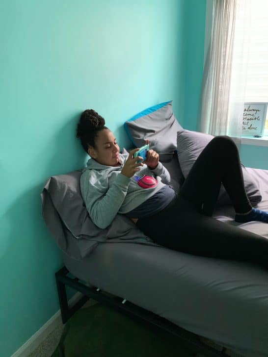 Turning a small bedroom into a comfortable office (teal office ...